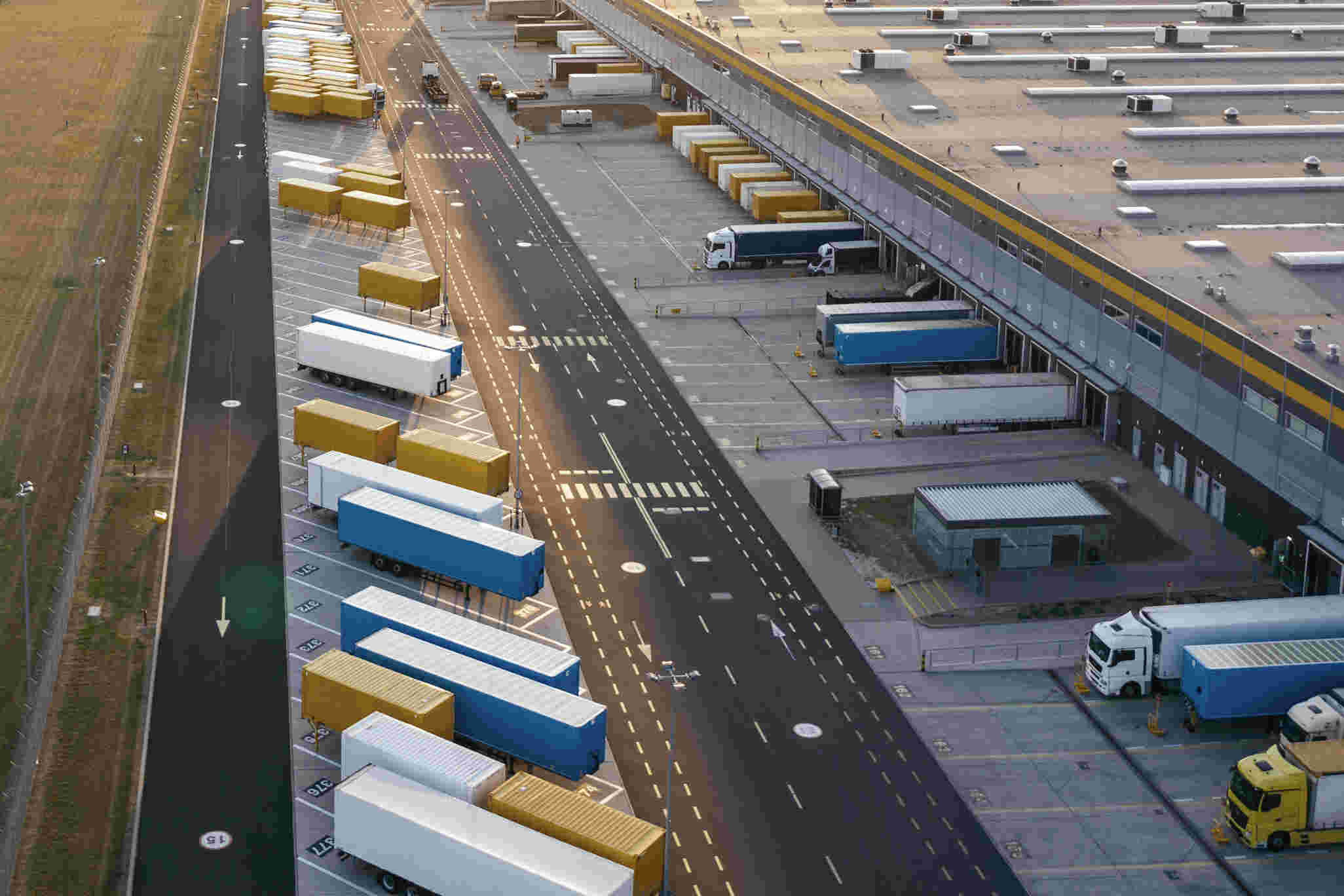 Commercial Real Estate Services | CBRE Poland
