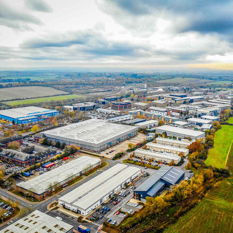 Commercial Real Estate Services | CBRE Poland